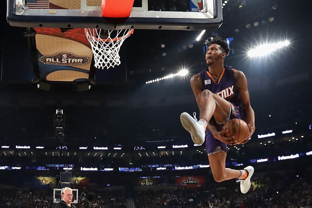 Derrick Jones Jr. Gets an Assist from Devin Booker for 2nd Slam in Dunk ...