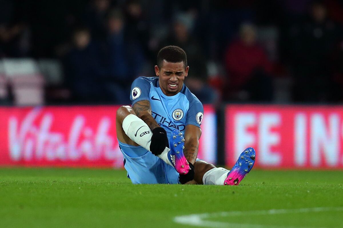 Gabriel Jesus Returns to Manchester City Training After Broken Foot ...