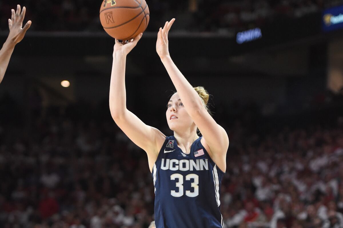 Katie Lou Samuelson Breaks NCAA Record by Making 10 Threes Without a ...