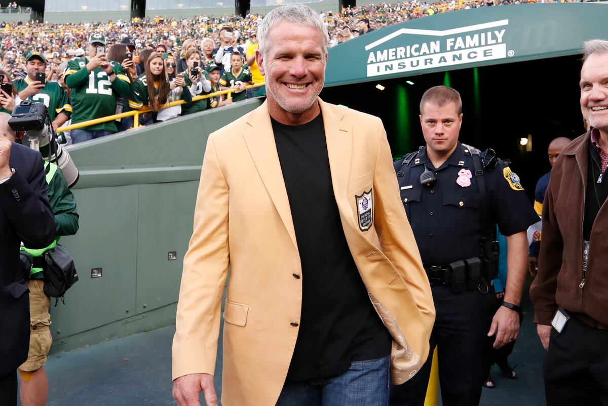 Brett Favre Says He Could Still Make NFL-Level Throws at Age 47 | News ...