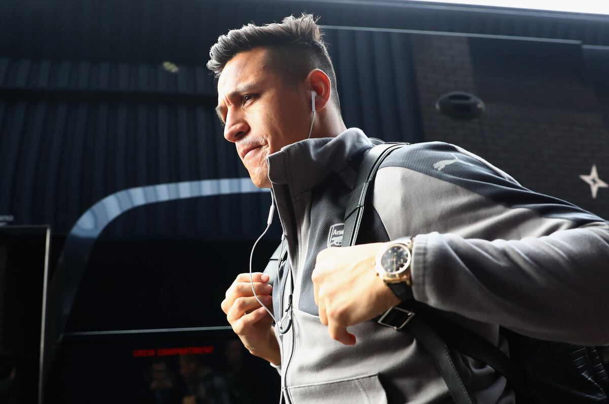 Alexis Sanchez Drops Chelsea Hint, Wants London Stay If He Departs ...