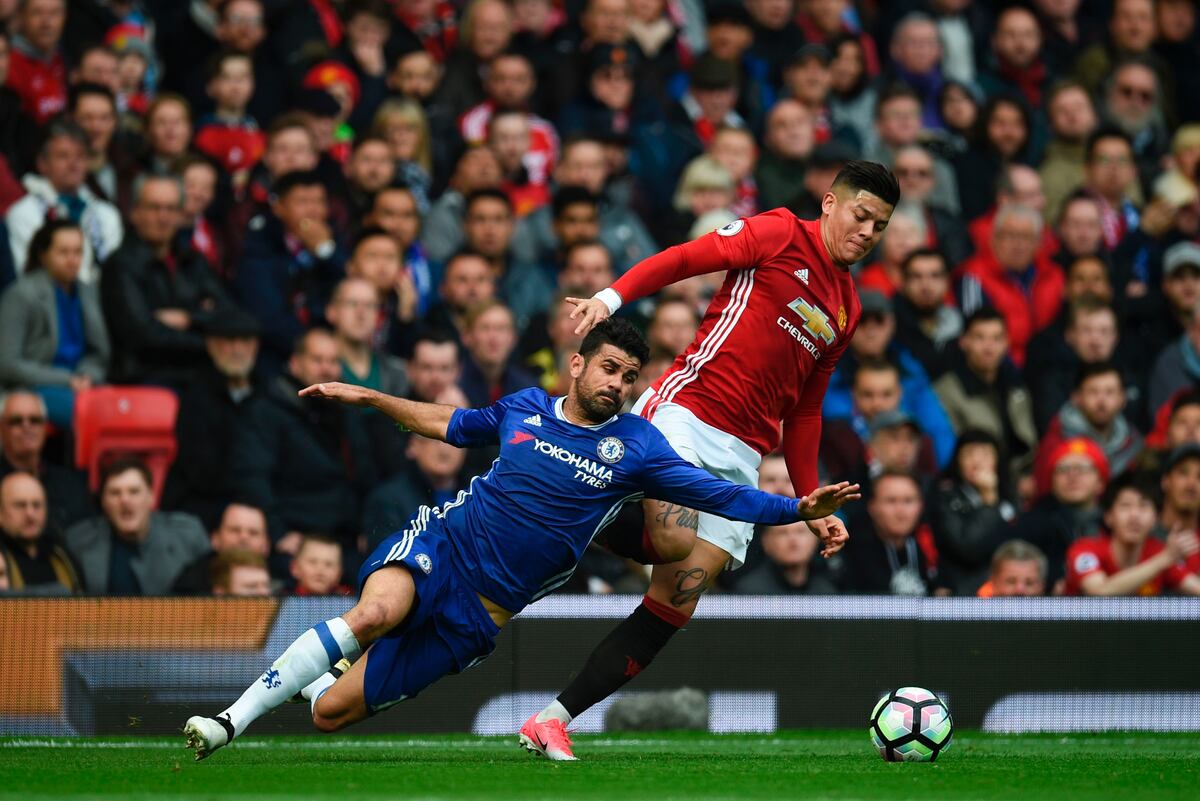 Manchester United Beat Chelsea 2-0 to Open Premier League Title Race ...