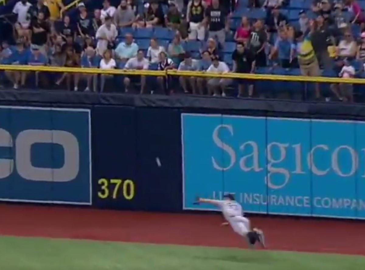 Yankees RF Aaron Judge Makes Impressive Diving Play, Doubles Up Rays at ... Yankees RF Aaron Judge Makes Impressive Diving Play, Doubles Up Rays at ...