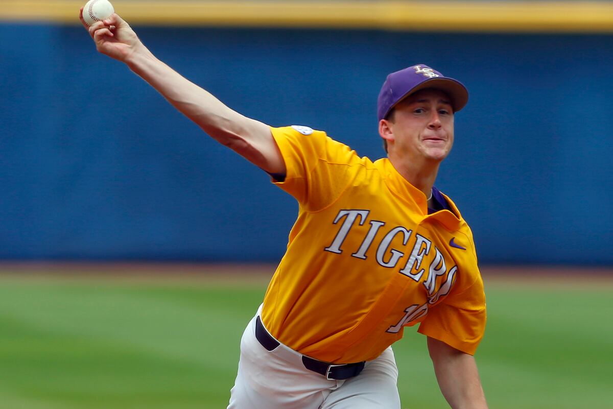 LSU Holds Off Arkansas 4-2 to Capture SEC Baseball Championship | News ...