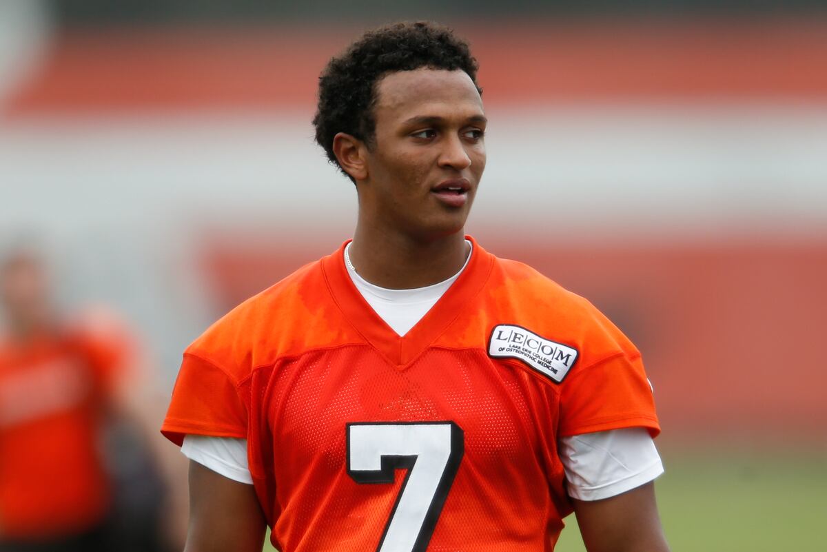 Which NFL Rookies Are Already Turning Heads This Offseason? | News ...