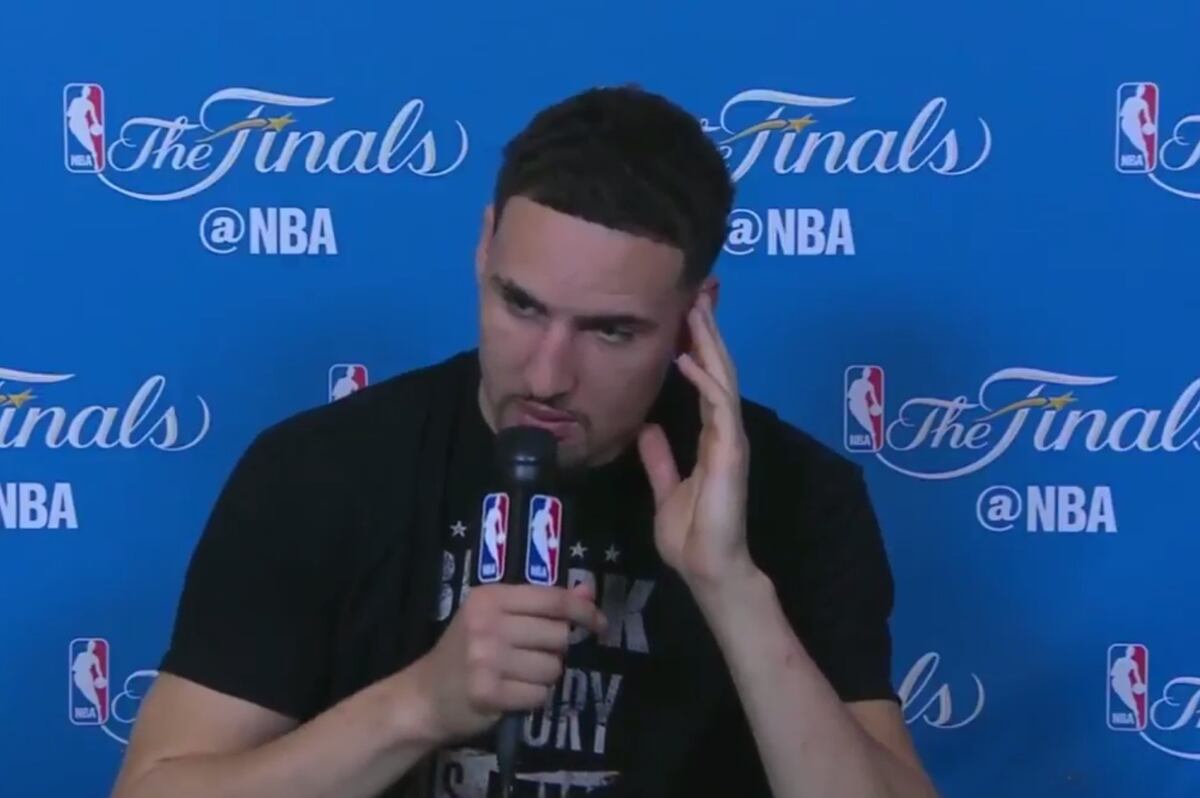 Klay Thompson Bangs Microphone, Asks 'Hello? Anybody?' on Media Call ...