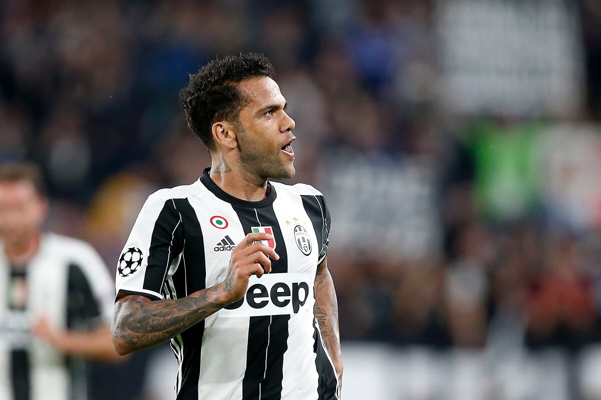 Dani Alves Completes PSG Transfer After Juventus Exit | News, Scores ...