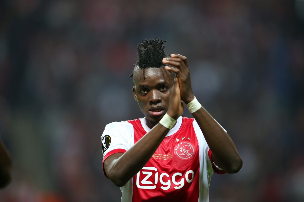 Bertrand Traore Officially Completes Transfer to Lyon from Chelsea ...