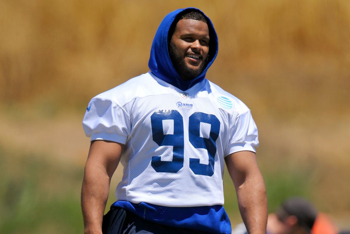 Aaron Donald Contract Holdout Expected to Continue into Preseason, Says ...