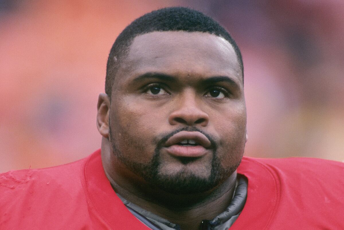 Chiefs Legend Neil Smith Helps Pregnant Woman Escape Flood Waters ...