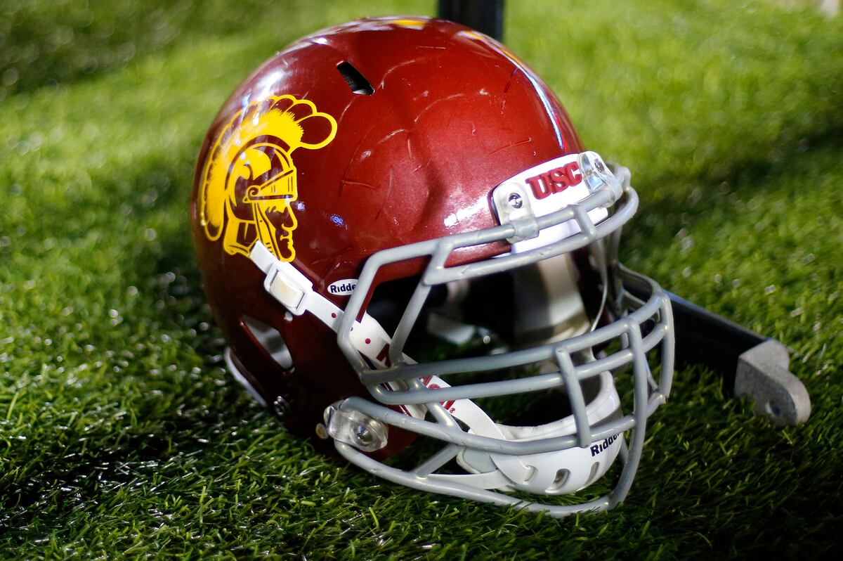 Blind USC Long Snapper Jake Olson Releases Statement on Playing in Game ...