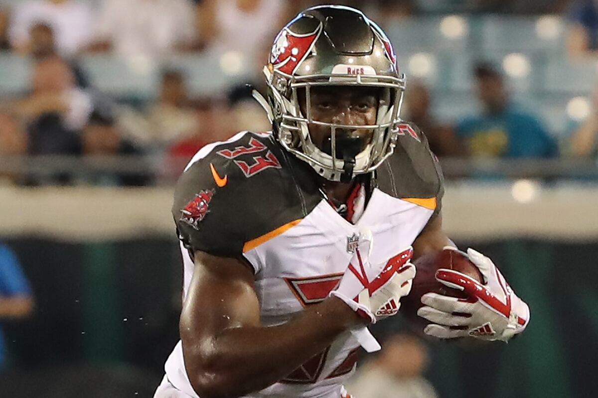 Jeremy McNichols Reportedly Will Sign Contract with 49ers After Bucs ...