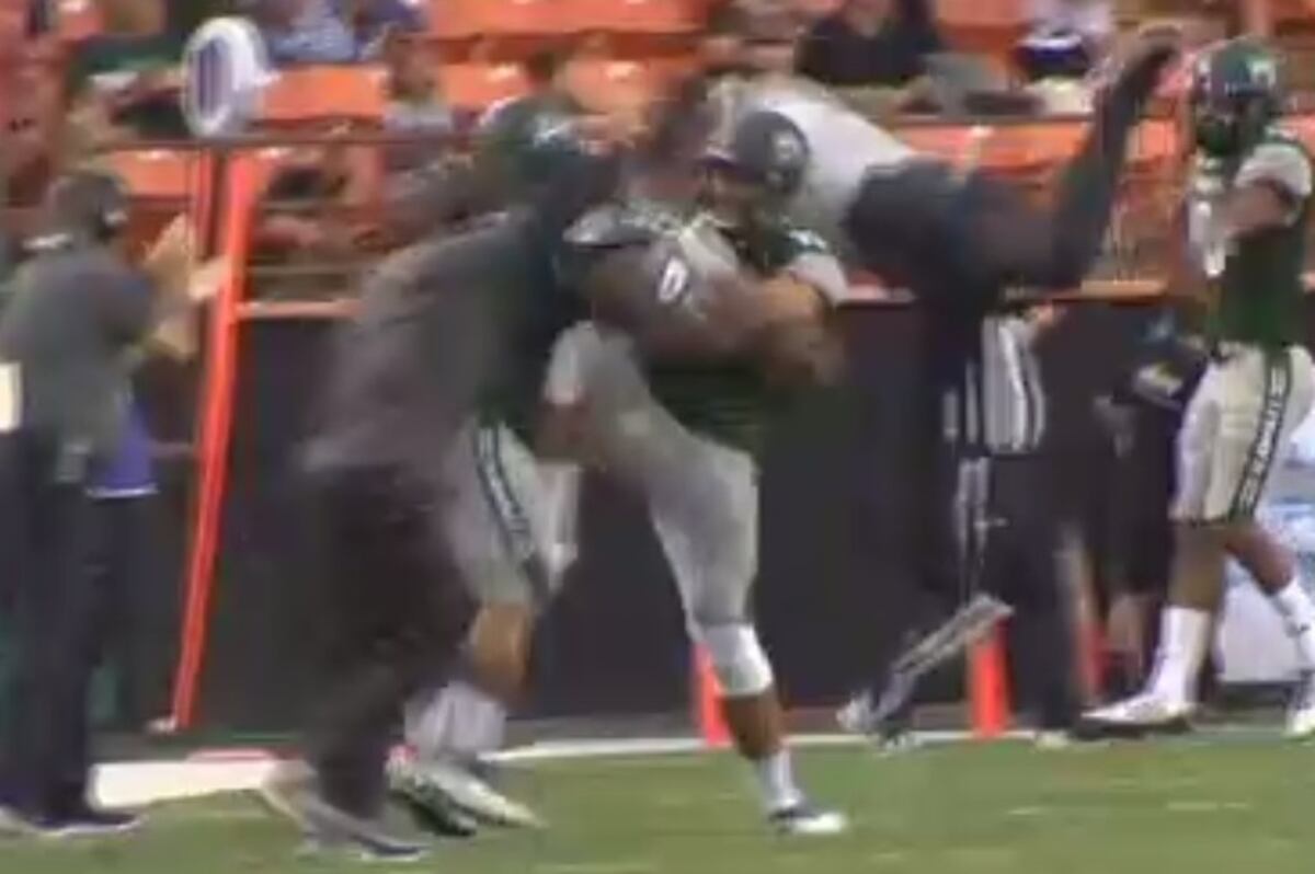 Hawaii Asst. Coach Sean Duggan Fractures Wrist in Field-Goal Block ...