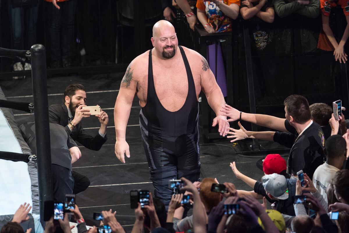 Big Show to Undergo Surgery for Hip Injury Following Match vs. Braun ...