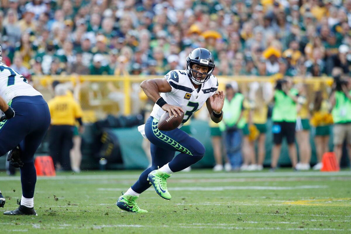 Russell Wilson Sued by Former Employees over Bread-Ball Business | News ...