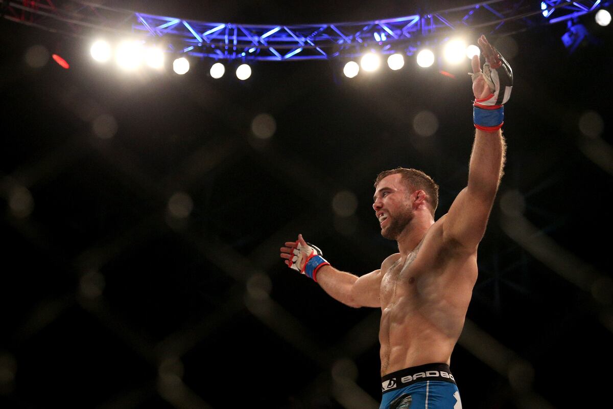 Mike Shipman Nails a Spinning Forearm KO, Wins BAMMA Middleweight Title ...