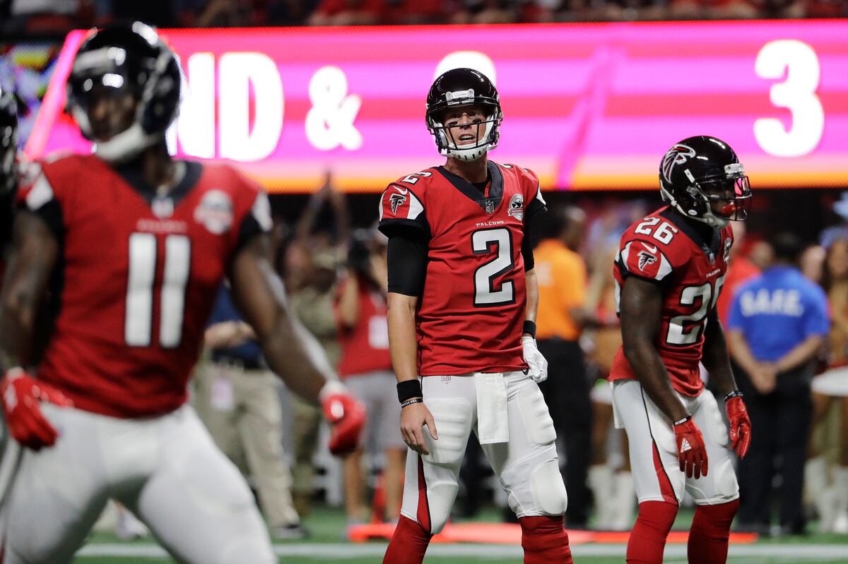 Matt Ryan, Julio Jones Propel Falcons to Easy Win vs. Aaron Rodgers ...