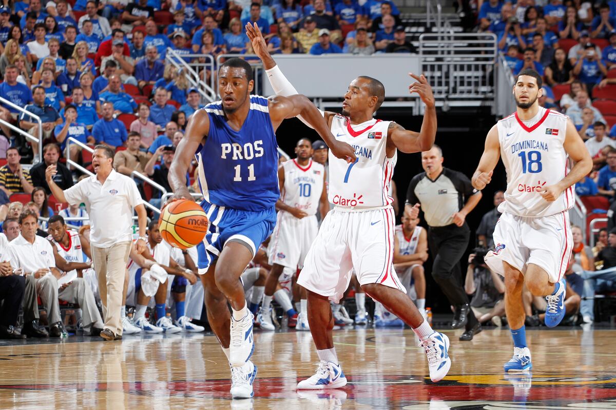 John Wall Gives Tearful Speech at Kentucky Athletics Hall of Fame ...