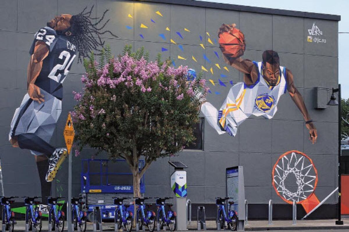 Marshawn Lynch, Kevin Durant Featured on Mural in Oakland | News ...