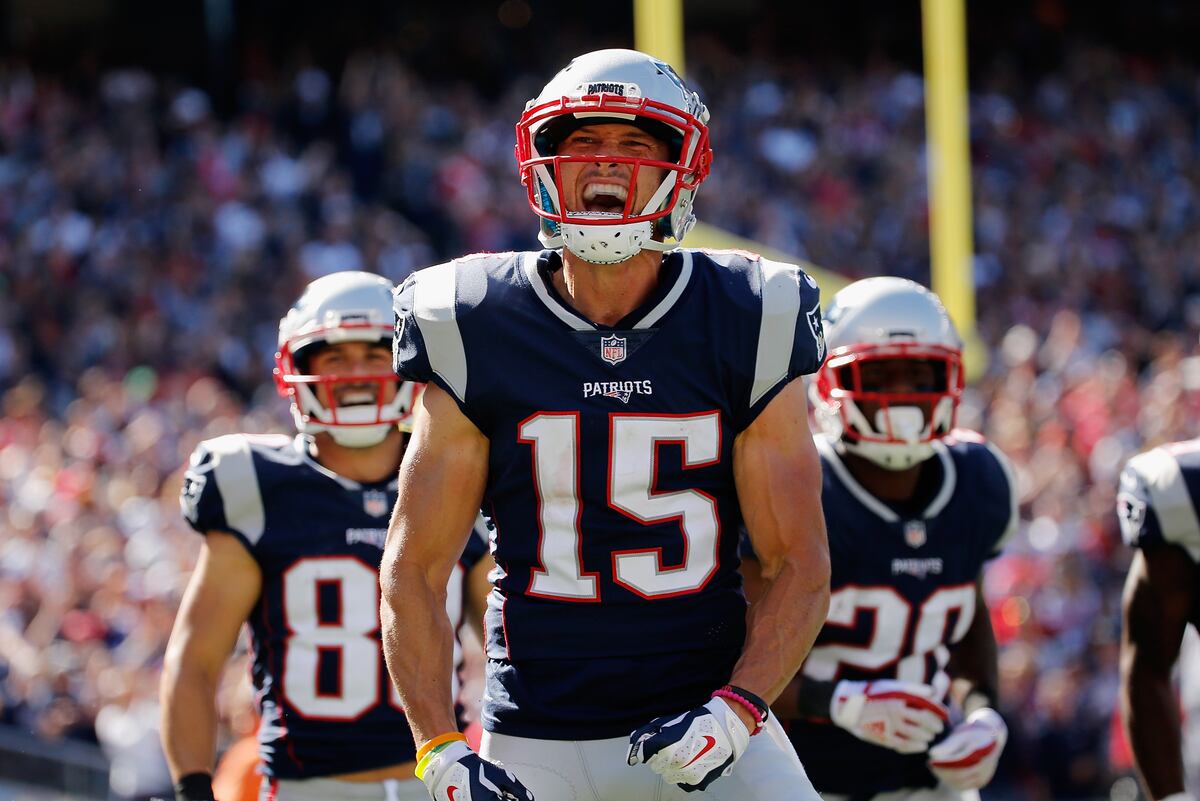Chris Hogan Reportedly to Undergo MRI on Shoulder Injury, WR Spotted in ...