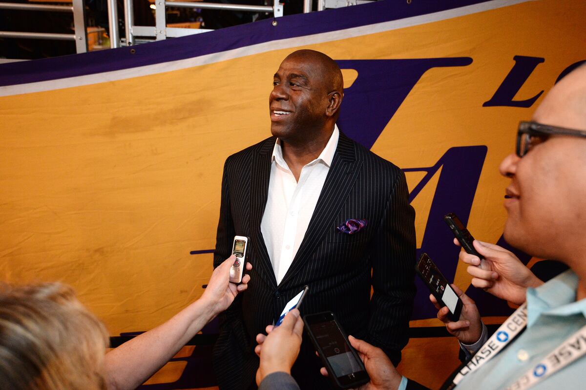 Magic Johnson Talks Splitting Time Between Lakers, Dodgers Ahead of ...