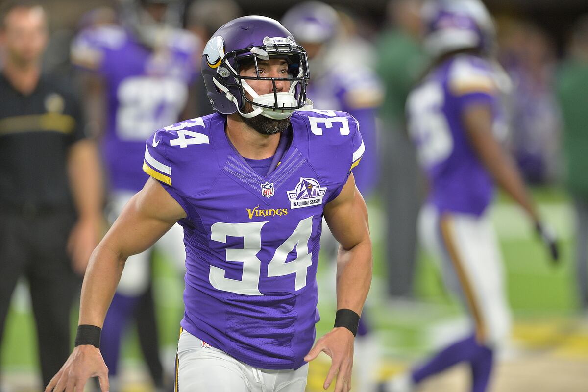 Vikings' Andrew Sendejo Suspended 1 Game for Hit to Mike Wallace's Head ...