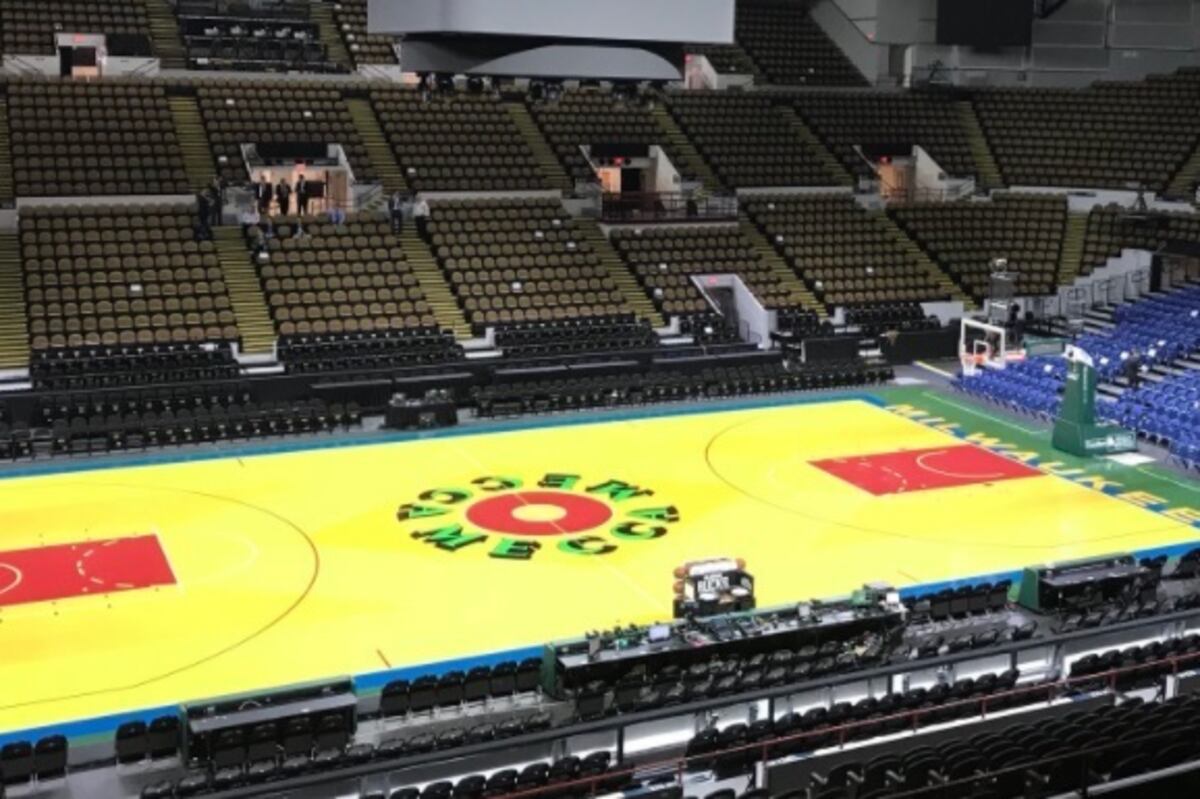 Bucks Will Play on Throwback Court Design in 'Return to the MECCA' Game ...