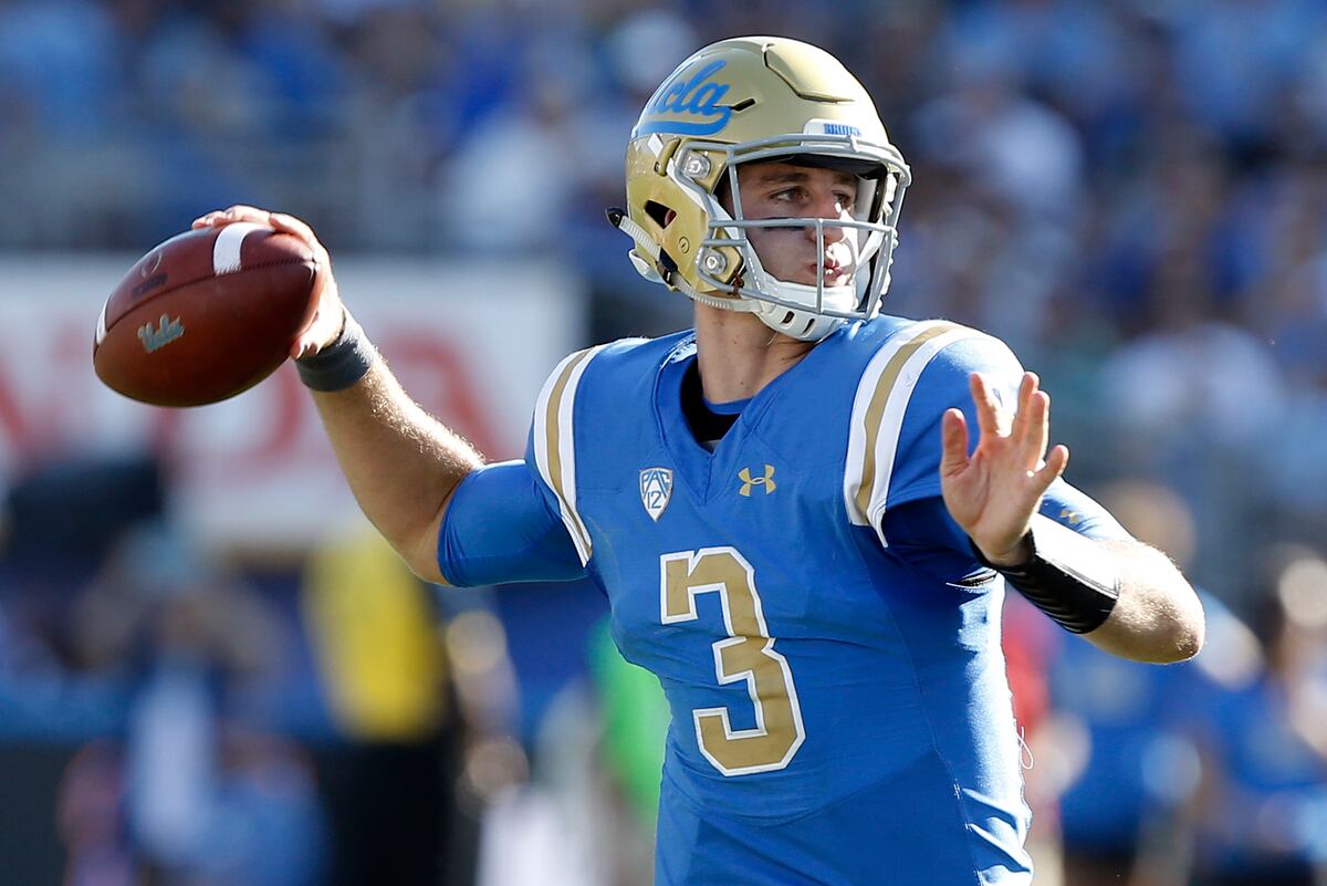 Matt Miller's Scouting Notebook: Is There a Franchise-Savior QB in 2018 ...