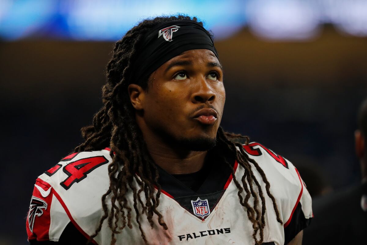 Devonta Freeman Played Through Knee Injury vs. Eagles, Unsure About ...