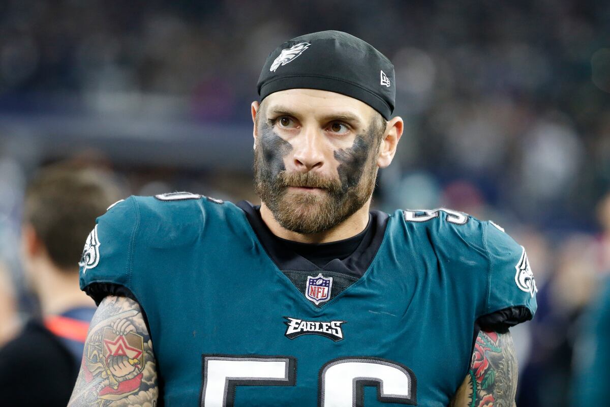 Eagles' Chris Long Announces NFL Retirement on Twitter After 11 Seasons ...
