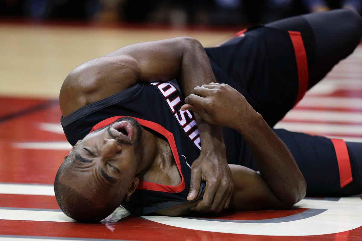 Luc Mbah a Moute Reportedly out 2-3 Weeks with Shoulder Injury | News ...