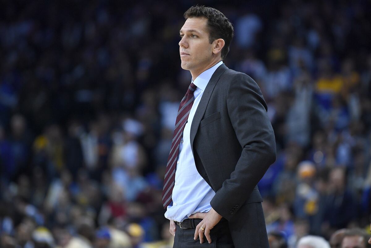 Lakers News: Luke Walton Says Players Were 'Pouting' on Bench vs ...
