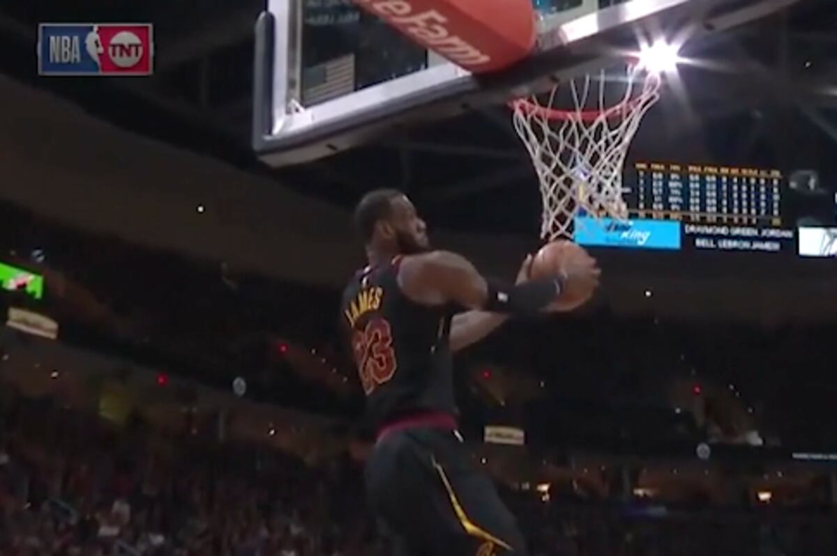 LeBron James, Kevin Durant Trade Monster Dunks Early in Cavs-Warriors ...