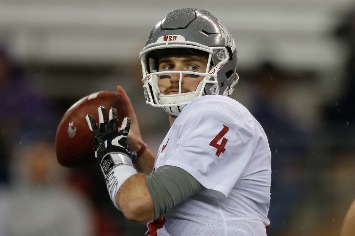 Luke Falk to Wear Teammate Tyler Hilinski's Number at 2018 Senior Bowl ...