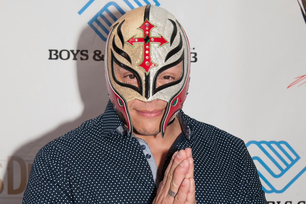 Rey Mysterio Enters Royal Rumble at No. 27 in Shocking WWE Return ...