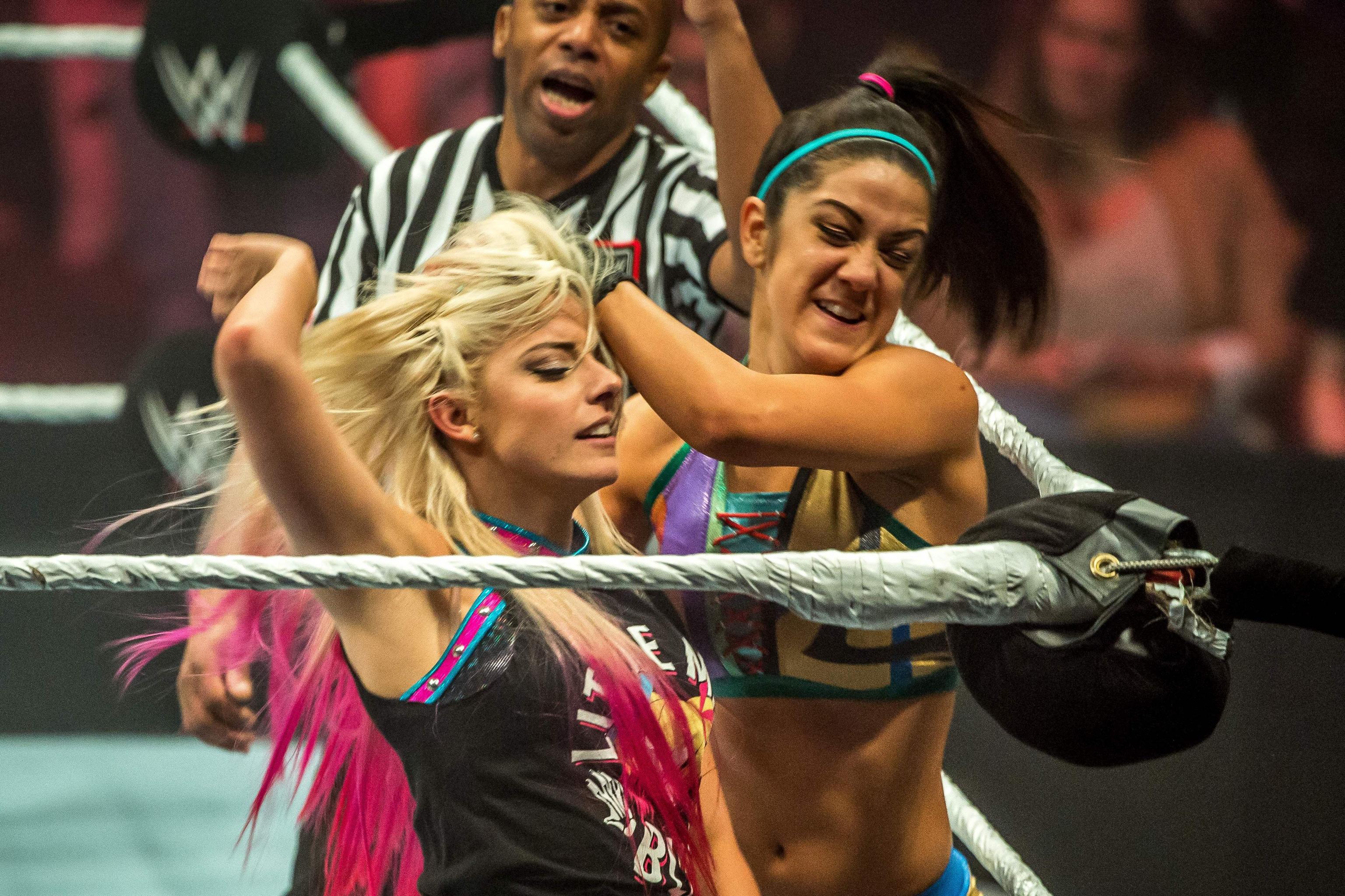 Womens Wwe Elimination Chamber 2018 Match Participants Announced