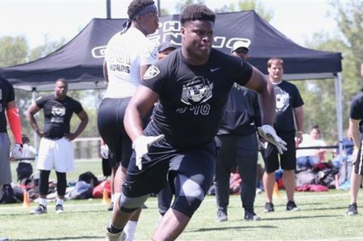 4-Star DT Rick Sandidge Commits to South Carolina over Georgia, UNC ...