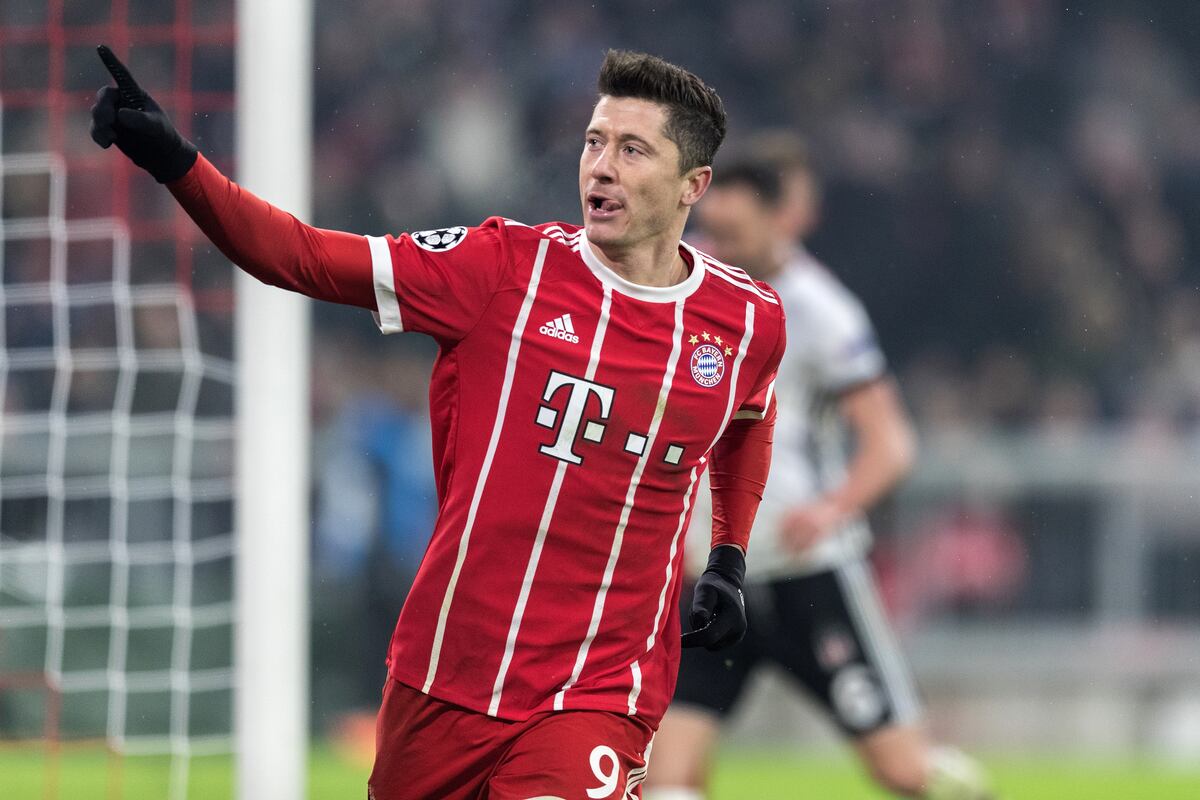 Manchester United Transfer News: Robert Lewandowski, Christian Eriksen ...