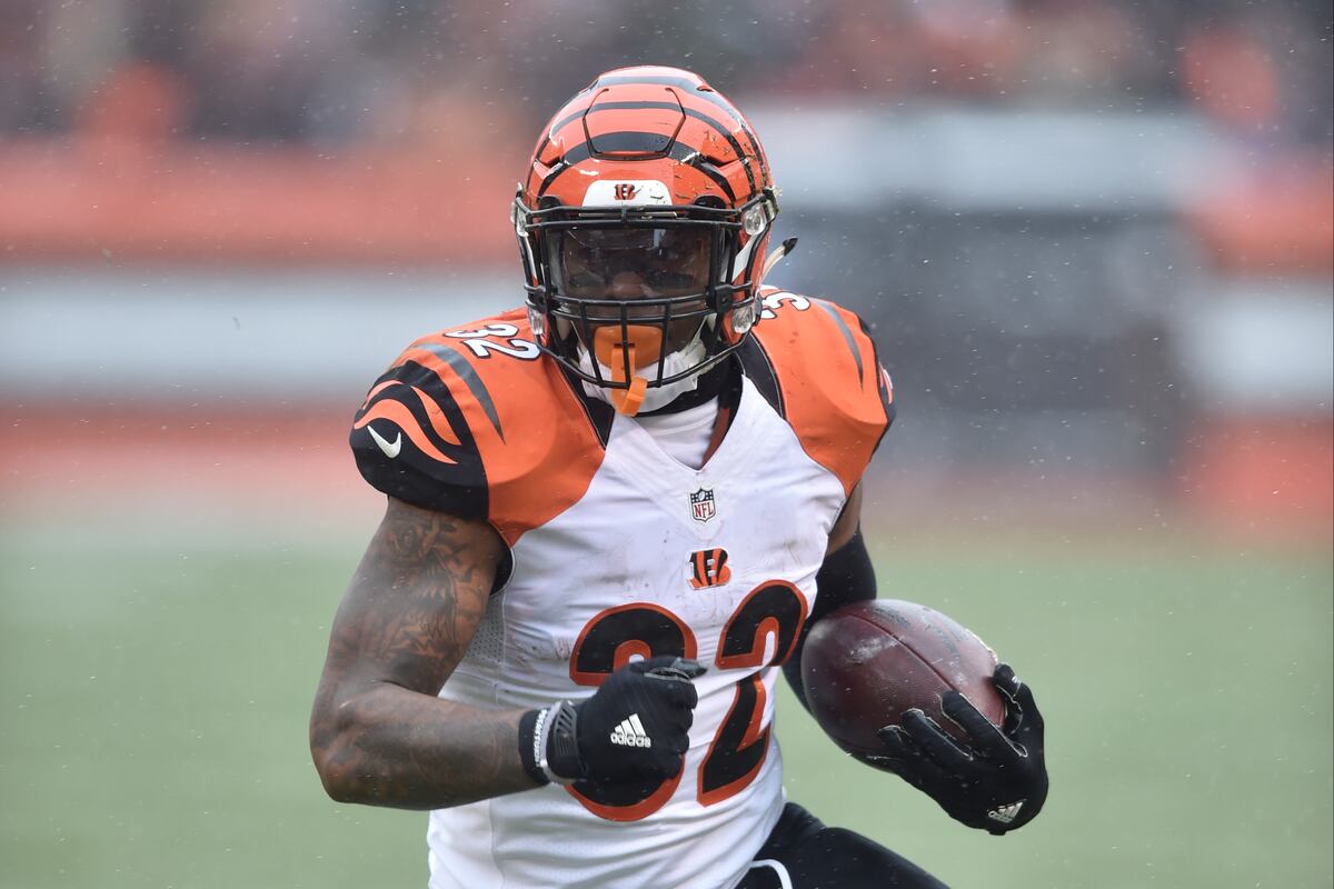 Report: Jeremy Hill Agrees to Patriots Contract After 4 Seasons with ...