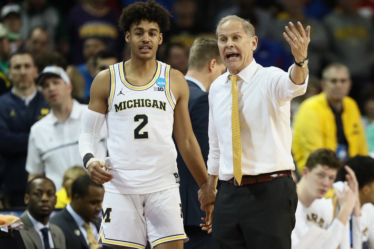 Jordan Poole Sends Michigan to Sweet 16 with Clutch 3-Point Buzzer ...