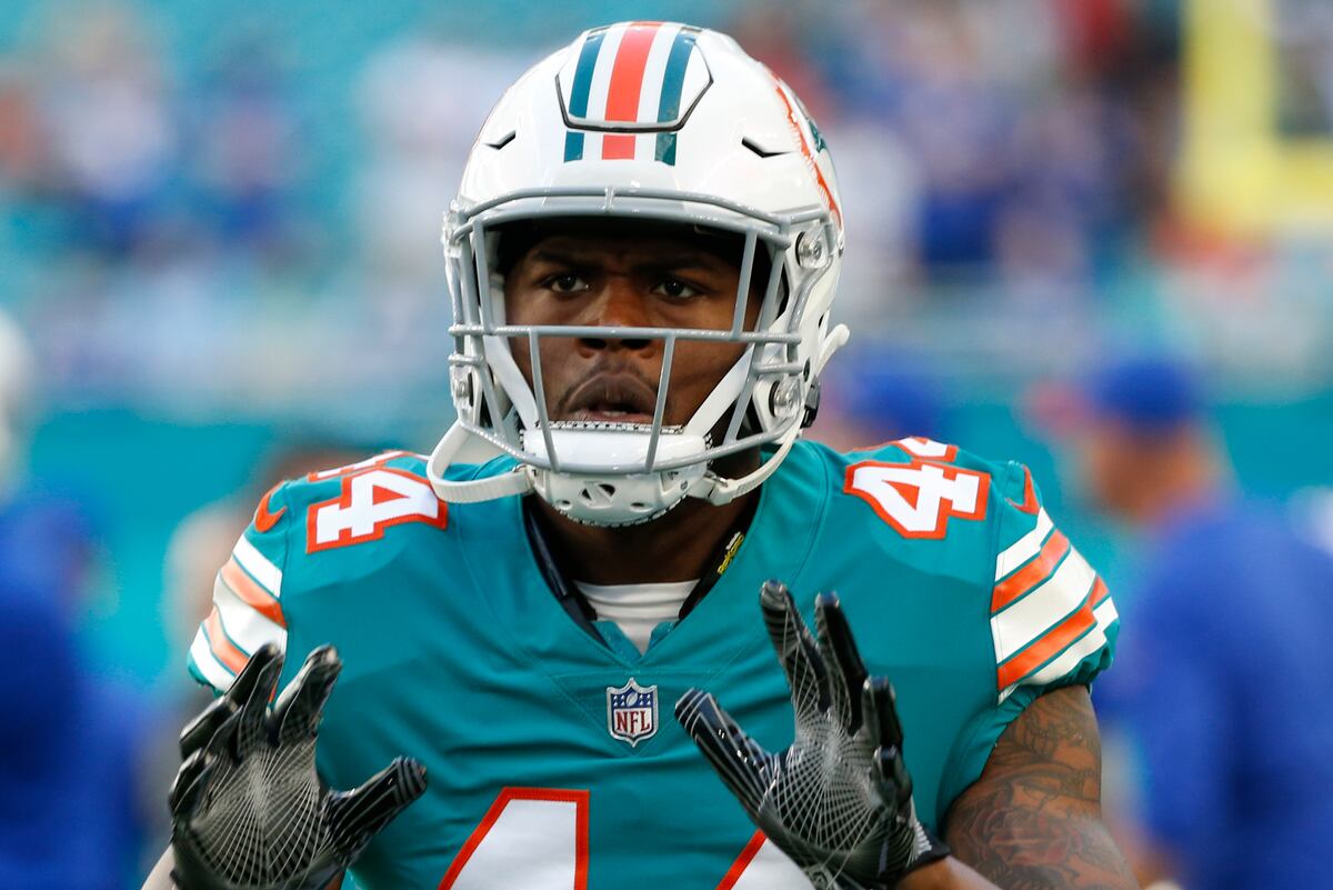 Report: Stephone Anthony Contract Option Declined by Dolphins; Will Hit ...