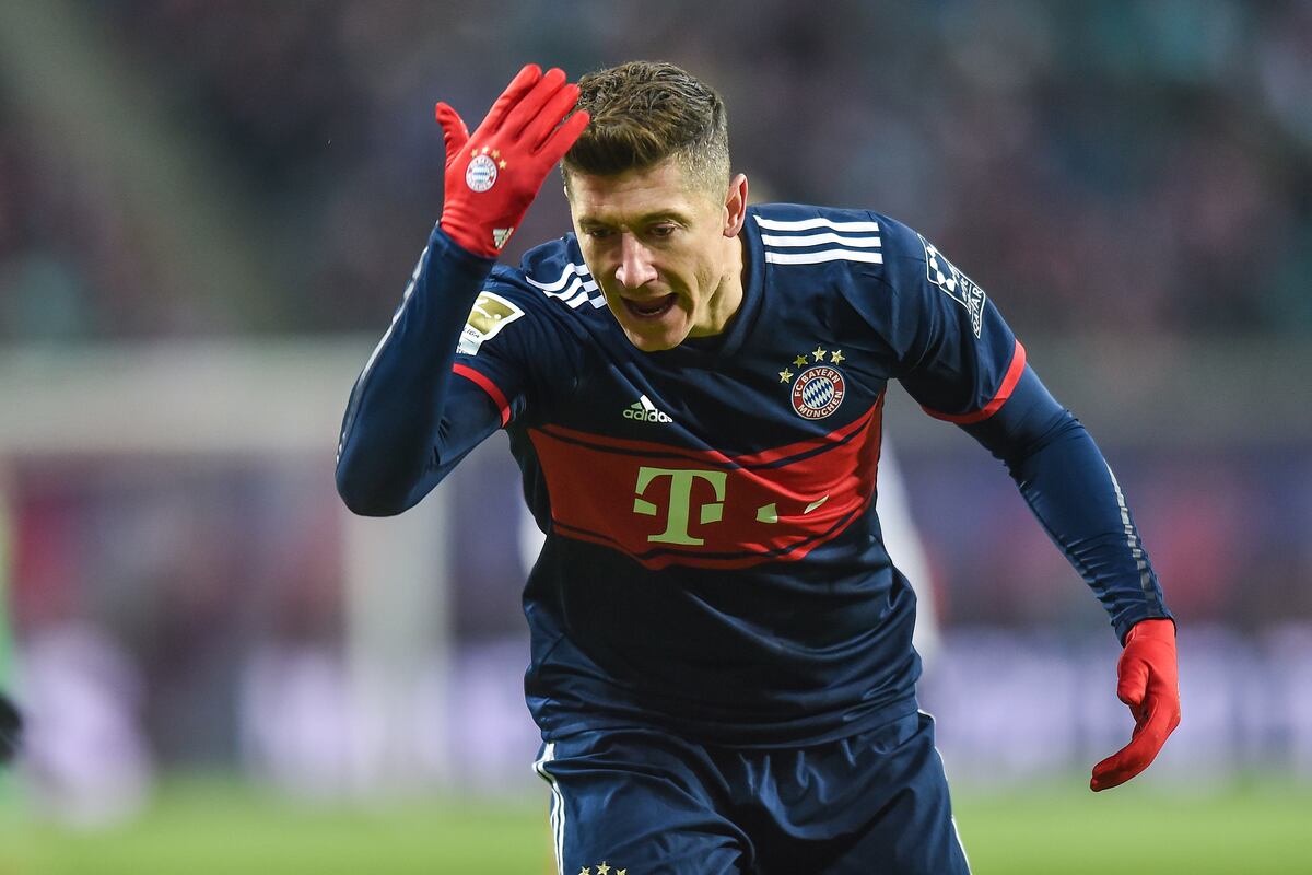 Robert Lewandowski '100 Percent' Staying at Bayern Munich, Says Club ...