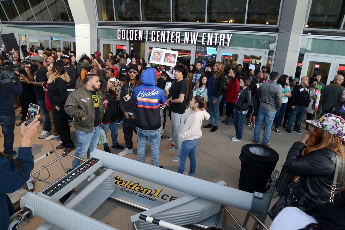 Kings Lock Arena Before Game vs. Mavericks Due to Protesters; Game on ...