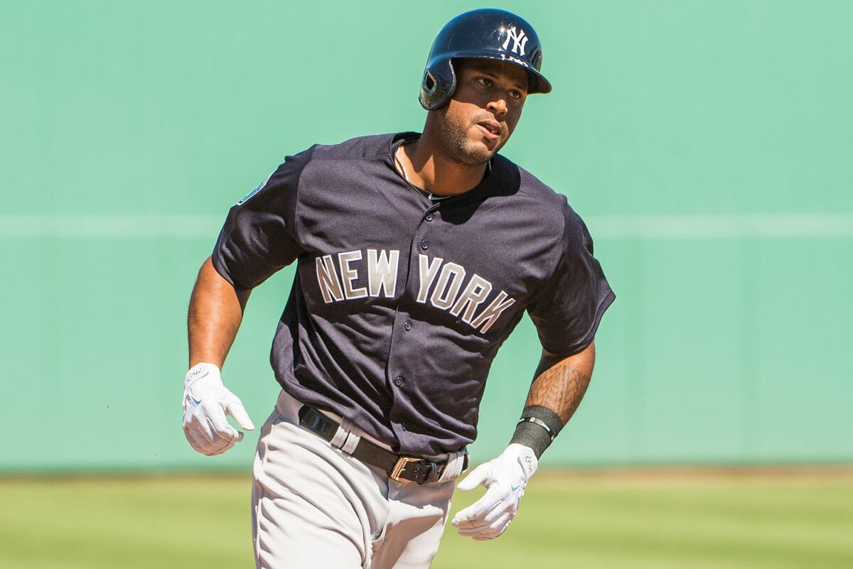Aaron Hicks Placed on 10-Day DL with Intercostal Muscle Injury | News ...