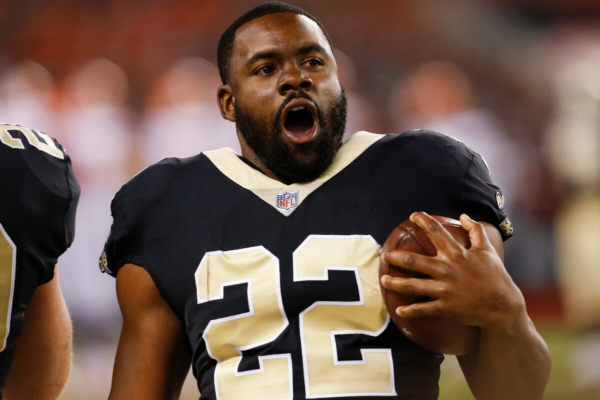 Mark Ingram Gets Destroyed Attempting to Juke Security Dog on NFL-USO ...