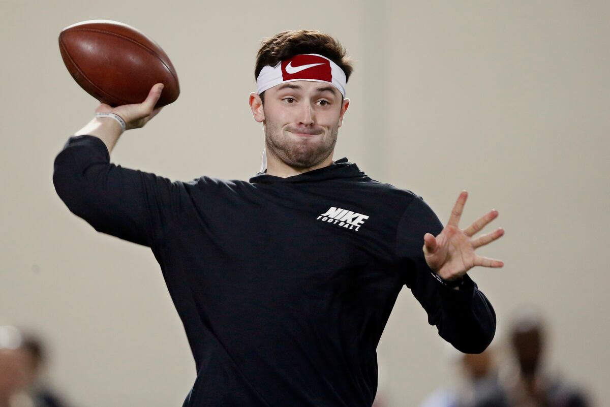 Brett Favre on Baker Mayfield's Homage to QB's Draft Photo: 'Send My ...