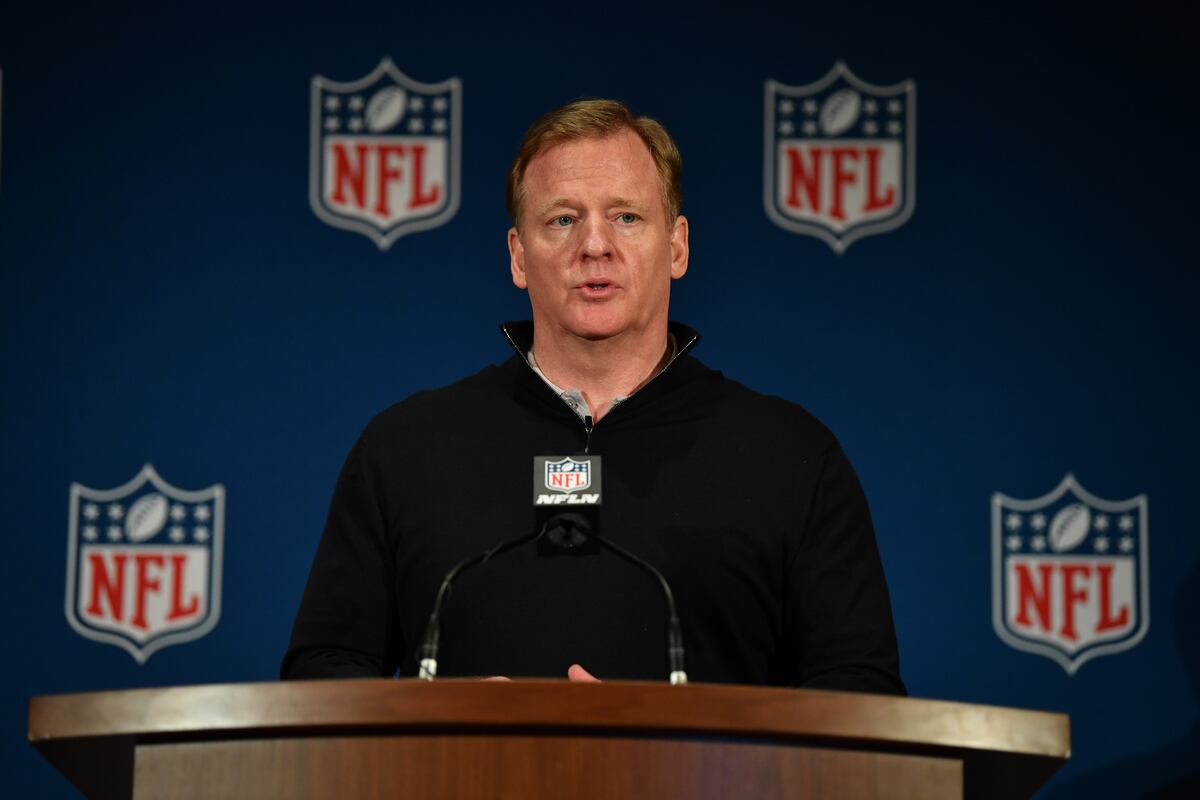 Roger Goodell Booed to Start 2018 NFL Draft, Jokes Fans Are Booing the ...