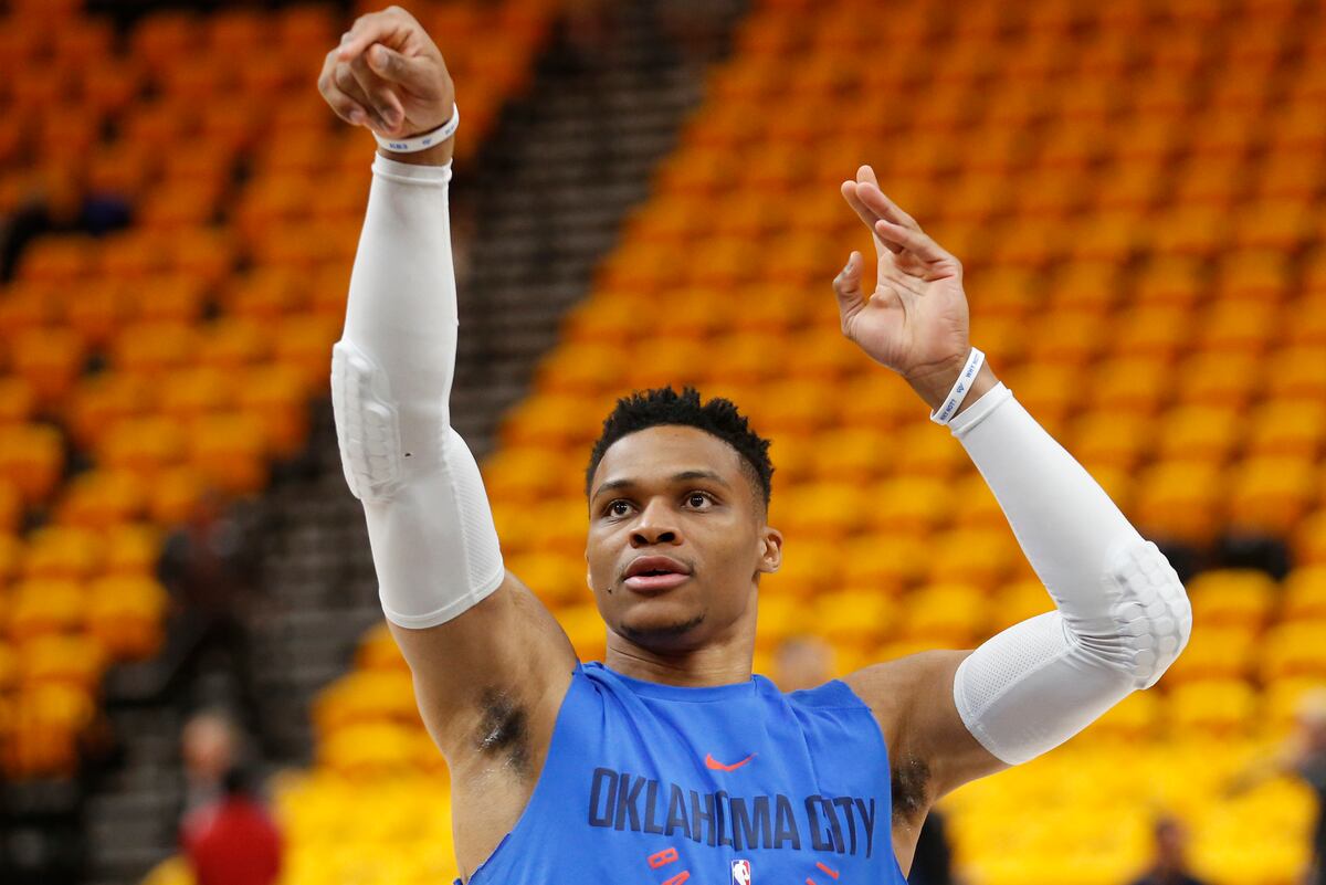 Russell Westbrook Appears to Tell Jazz Fan to 'Back the F--k Up' During ...