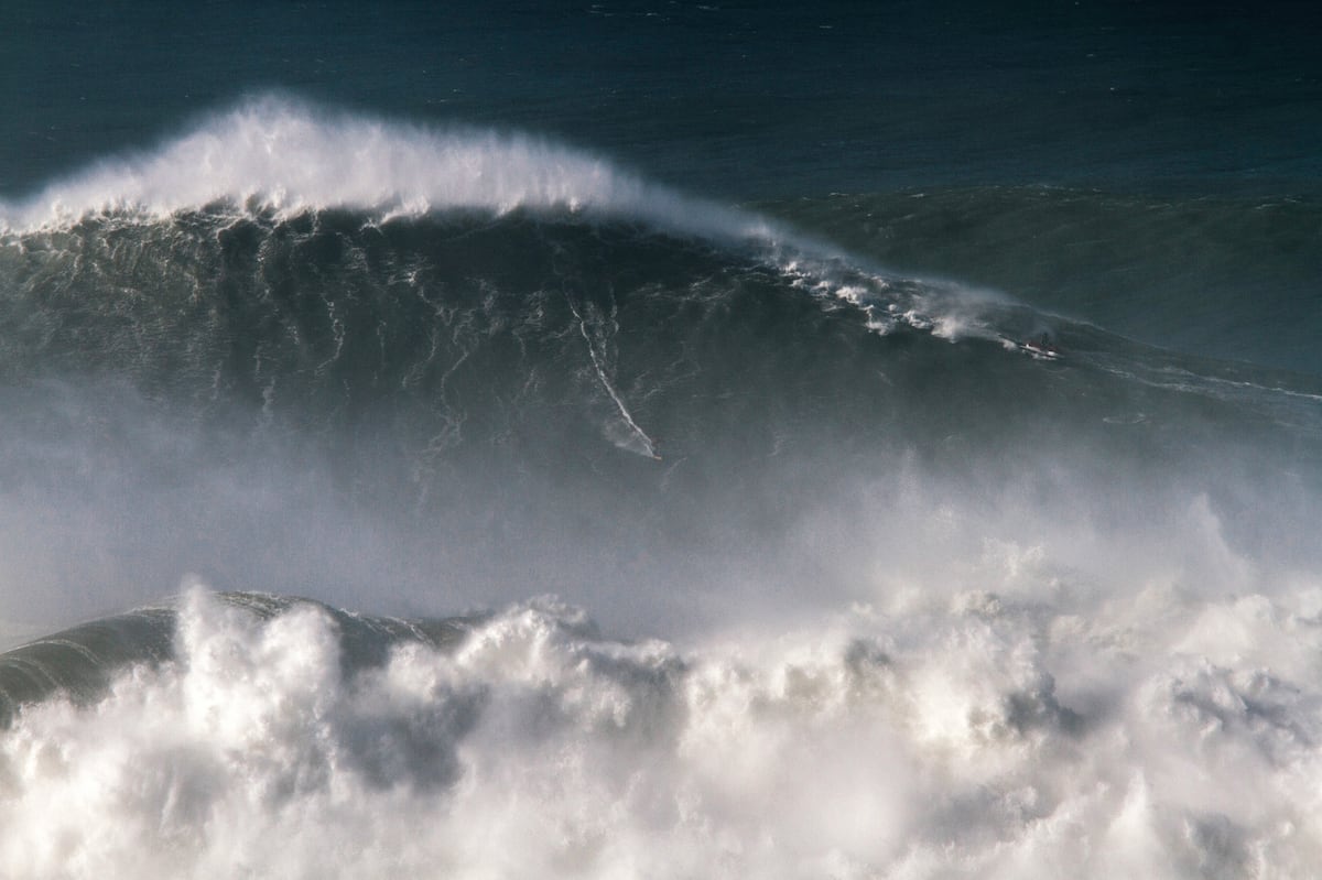 Rodrigo Koxa Set Guinness World Record by Surfing 80-Foot Wave Captured ...