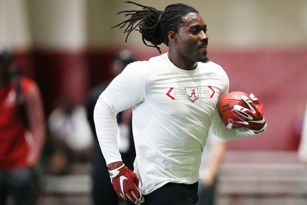 Cowboys News: RB Bo Scarbrough Wants Ezekiel Elliott to Mentor Him on ...